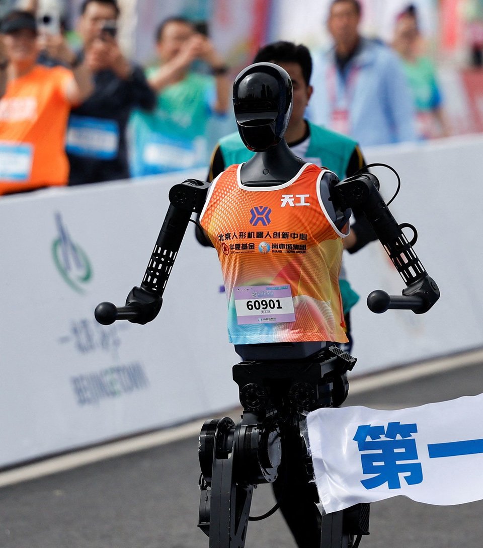 Humanoid Robots | Xsens.com